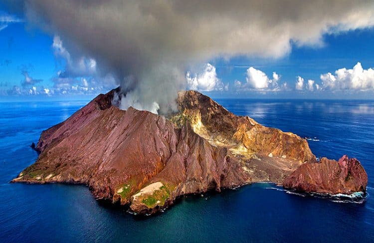 Whakaari/White Island volcanic eruption death toll now at 22