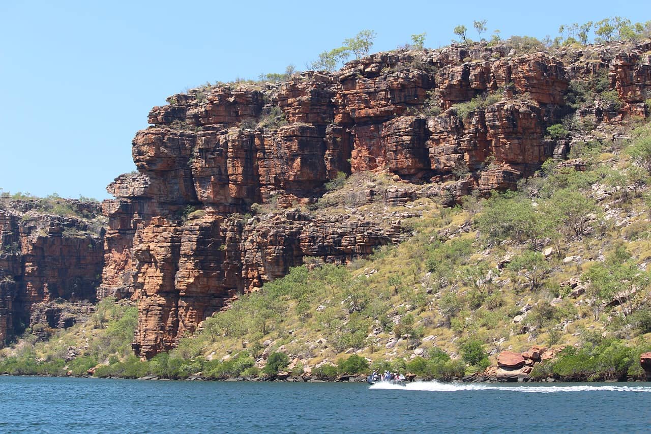 Bone tools found in the Kimberley region among oldest in Australia